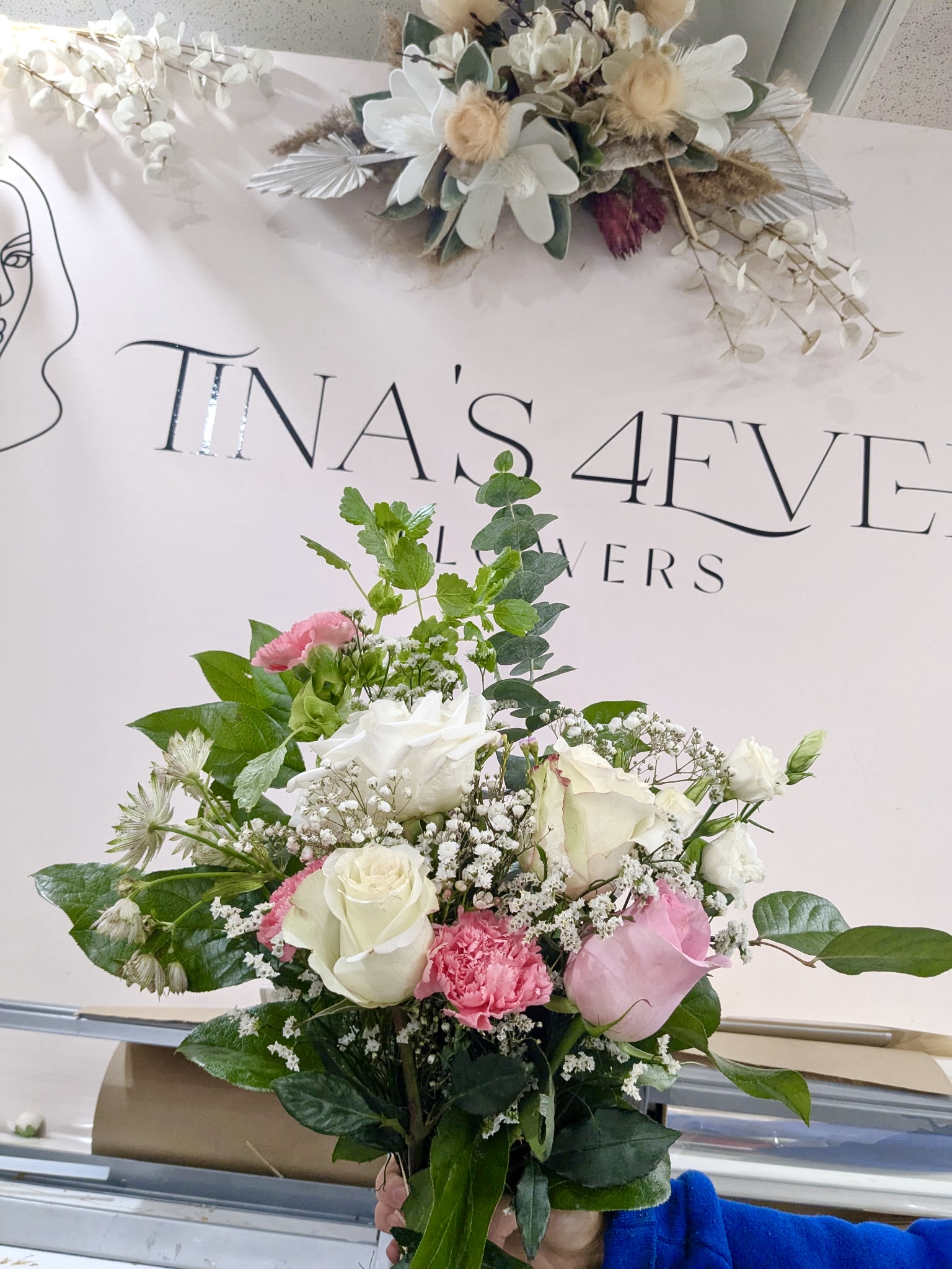 W2 - Tina's 4Ever Flowers